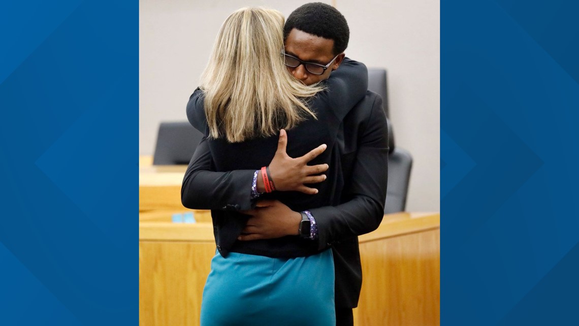 Brandt Jean given courage award for forgiving Amber Guyger | khou.com