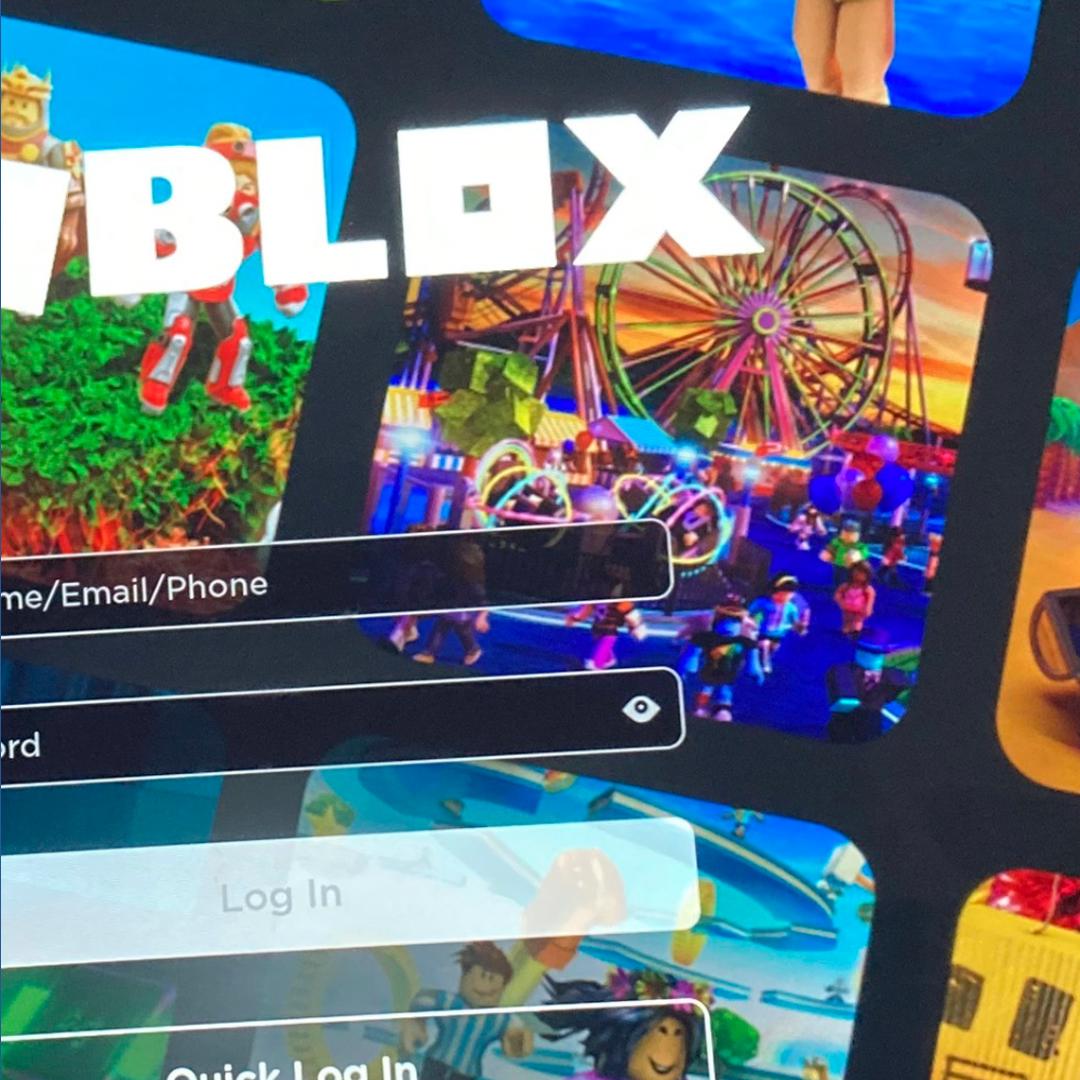 Roblox facing lawsuit from Texas man over alleged sexual abuse | khou.com