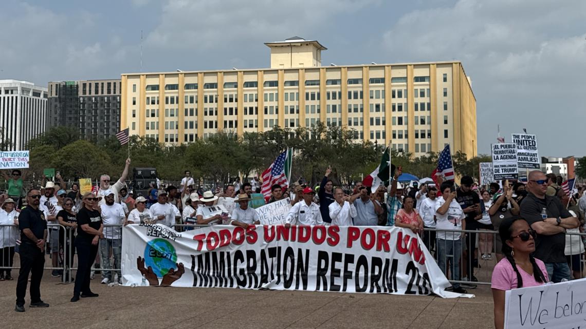 Dallas: Immigration protest, march to close several streets downtown ...