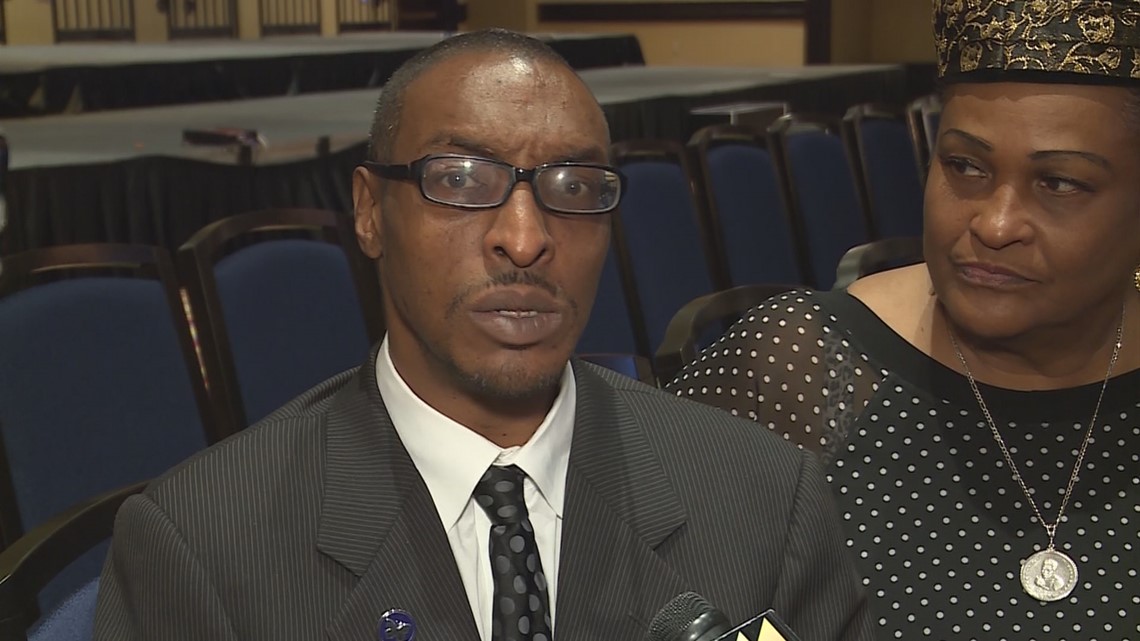 Muhammad Ali Jr. writes poem for his father | khou.com