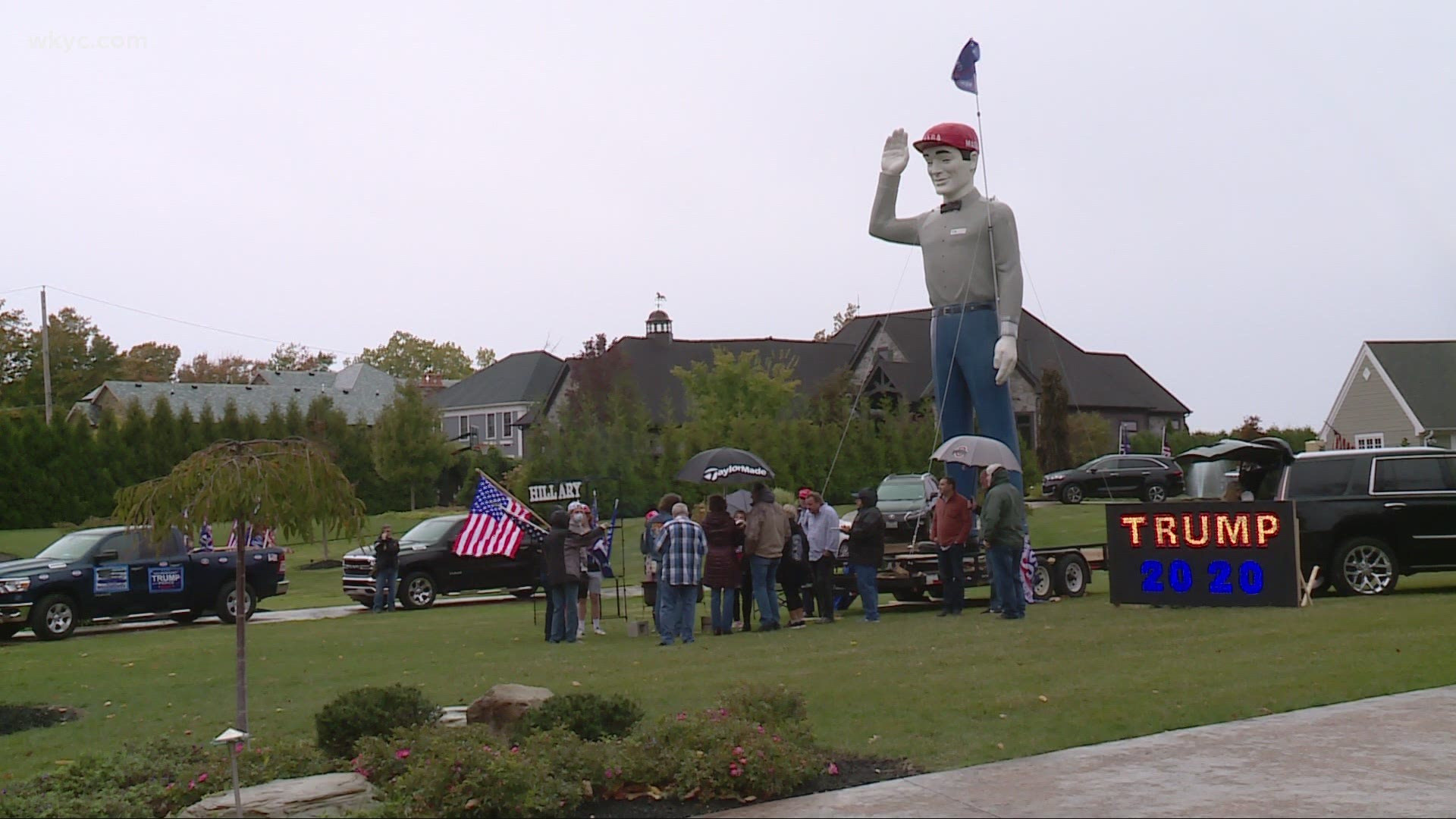 Pro-Trump display at Ohio home | khou.com