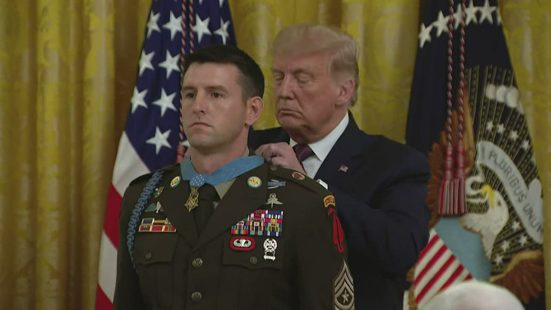 Soldier receives Medal of Honor for Iraq hostage rescue | khou.com