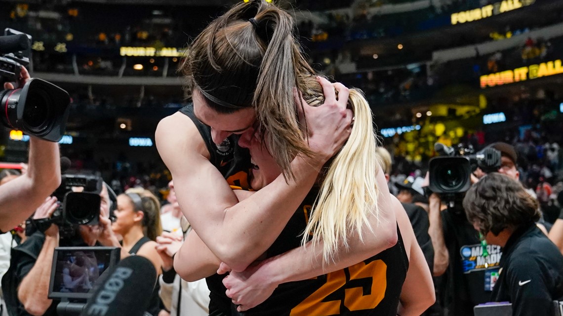 Women's Final Four: Iowa vs. South Carolina final score, recap | khou.com