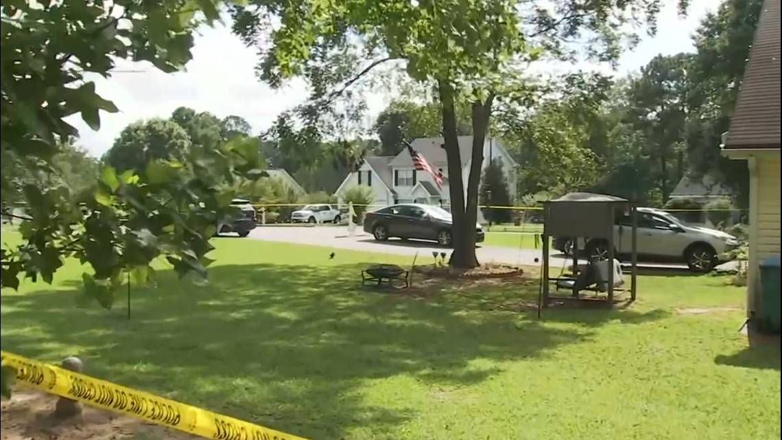 Suspect at large after mass shooting left 4 dead in Georgia | khou.com