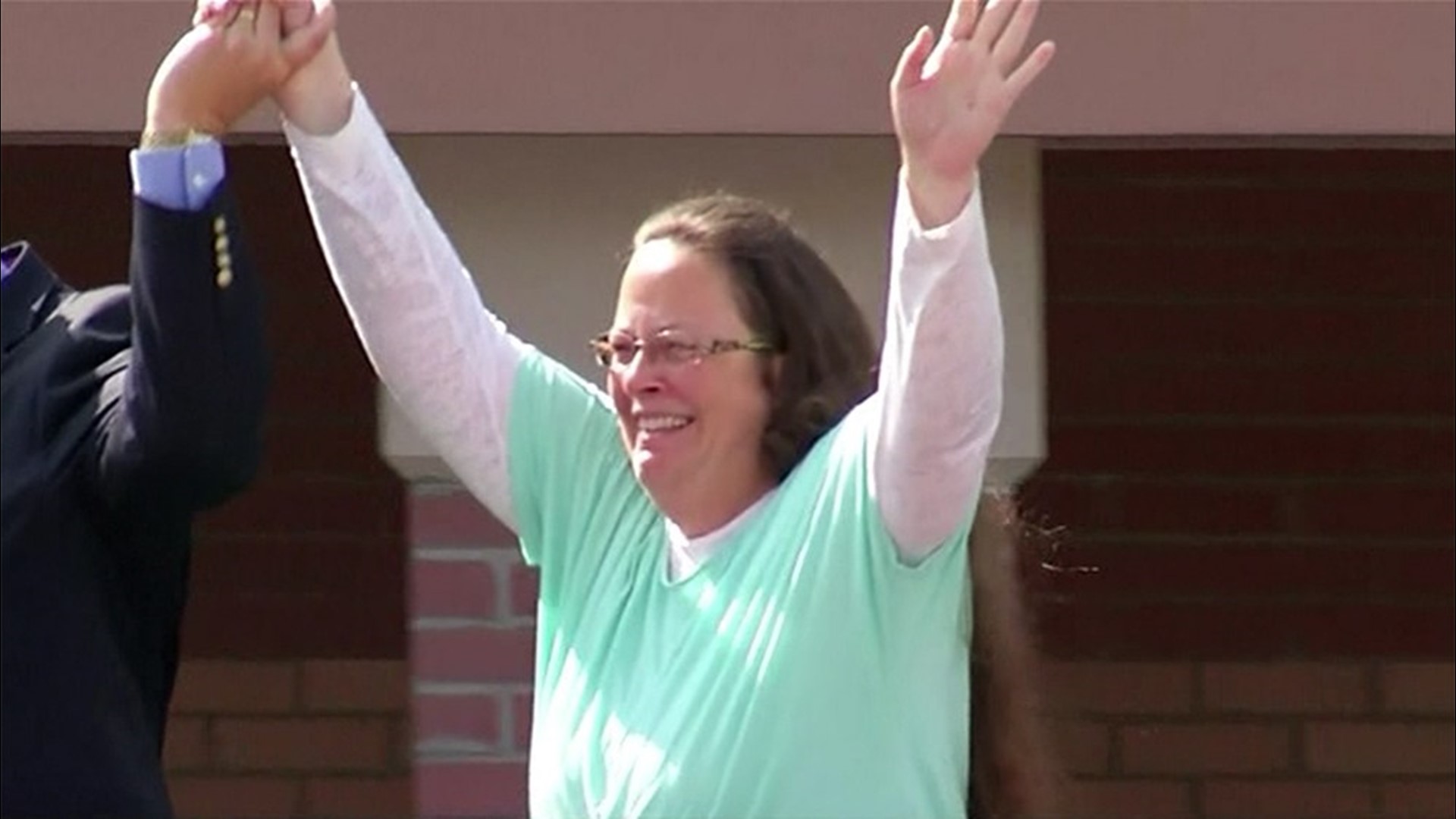 High Court Wont Take Up Ex Kentucky Clerk Kim Davis Case