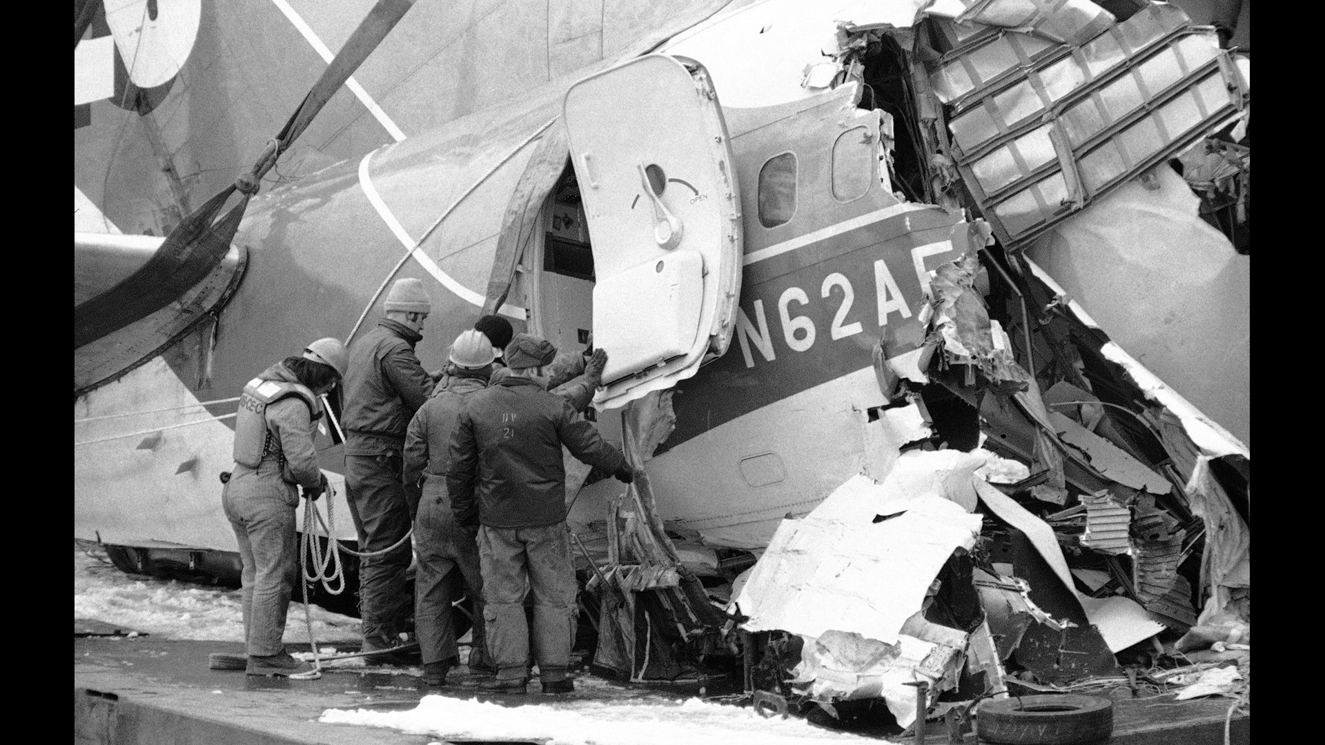 Air Florida Crash: Hearing from a flight 90 survivor | khou.com