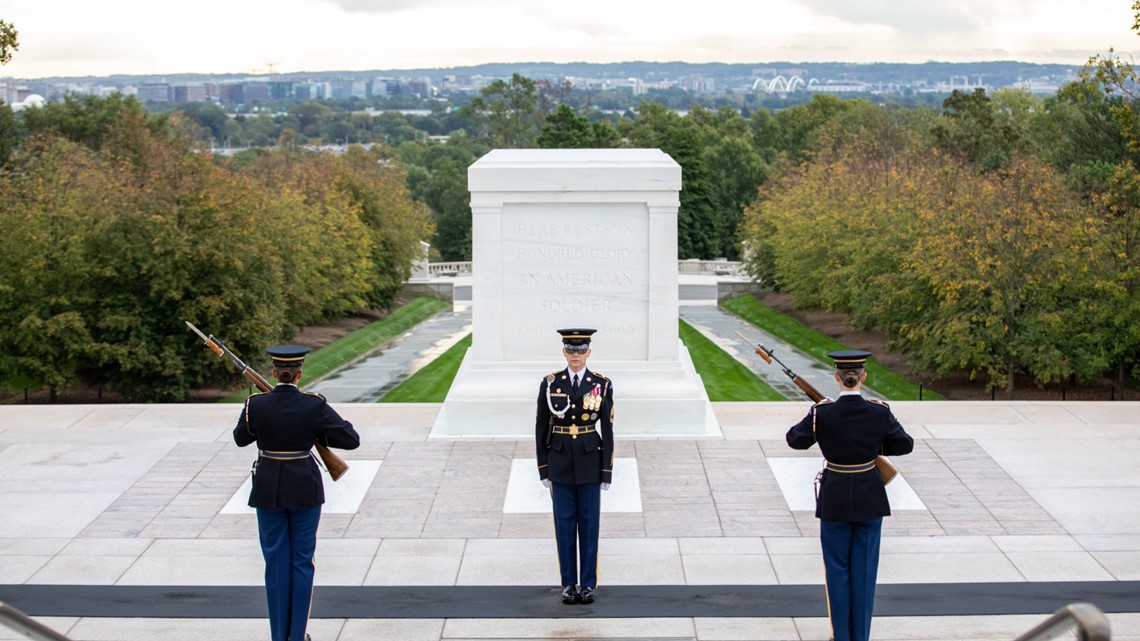 Historic Veterans Day procession at Tomb of the Unknown Soldier | khou.com