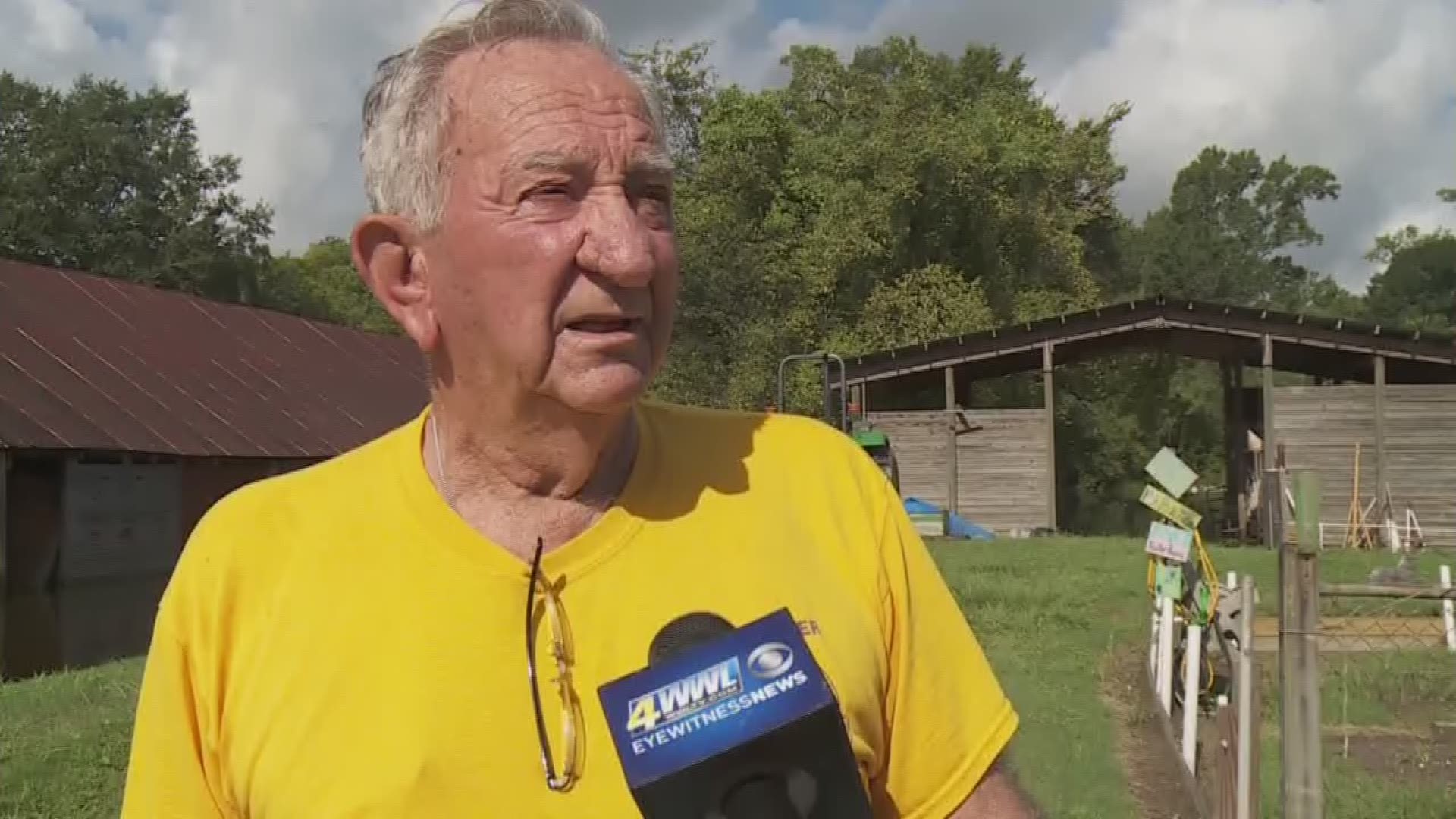 83-year-old man uses homemade levee, pumps to protect home | khou.com