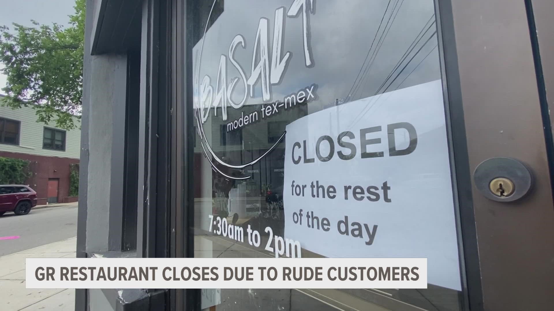 Restaurant closes after line of rude customers | khou.com